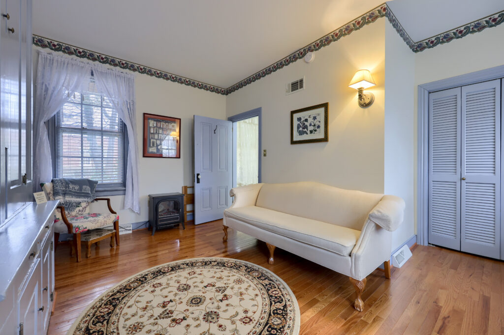 Rooms & Suites – The Alden House