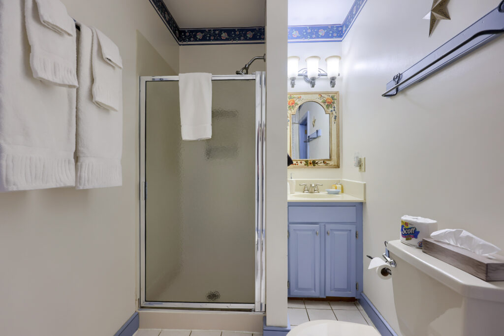 Rooms & Suites – The Alden House