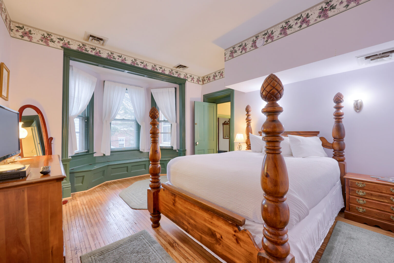 Rooms & Suites – The Alden House