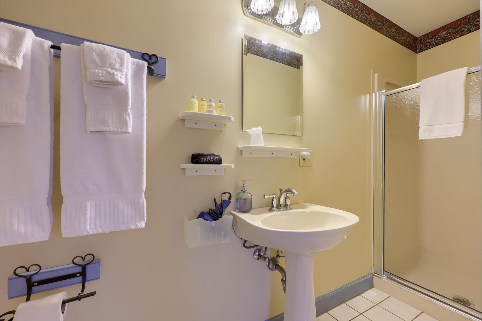 Rooms & Suites – The Alden House