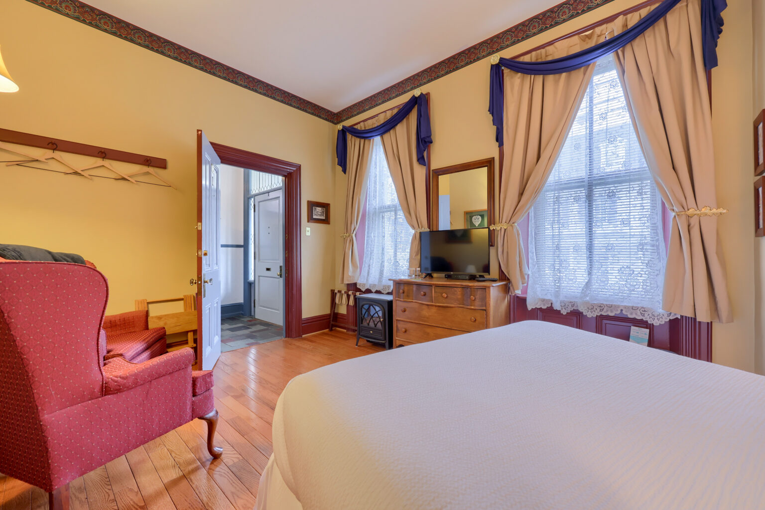 Rooms & Suites – The Alden House