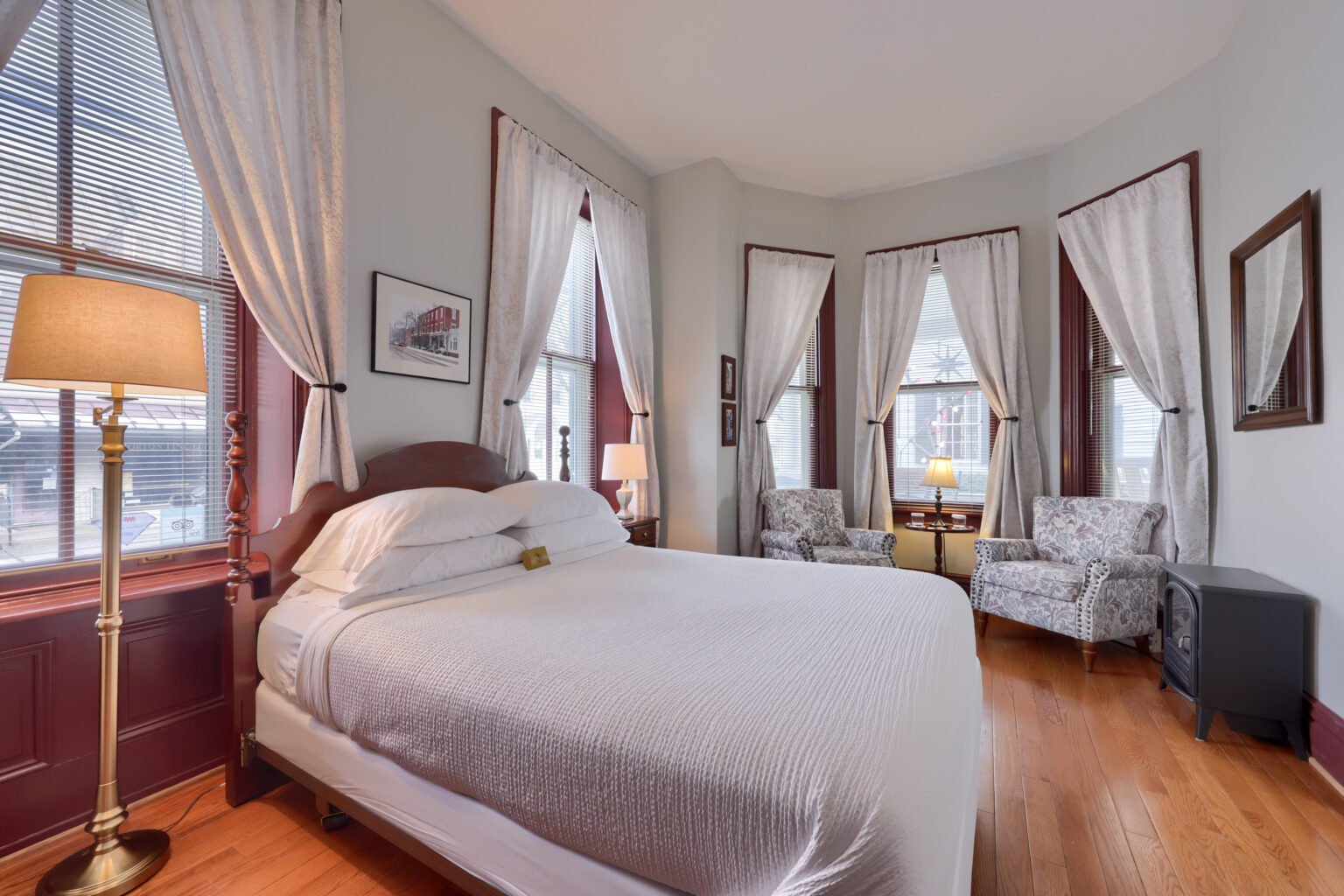 Rooms & Suites – The Alden House