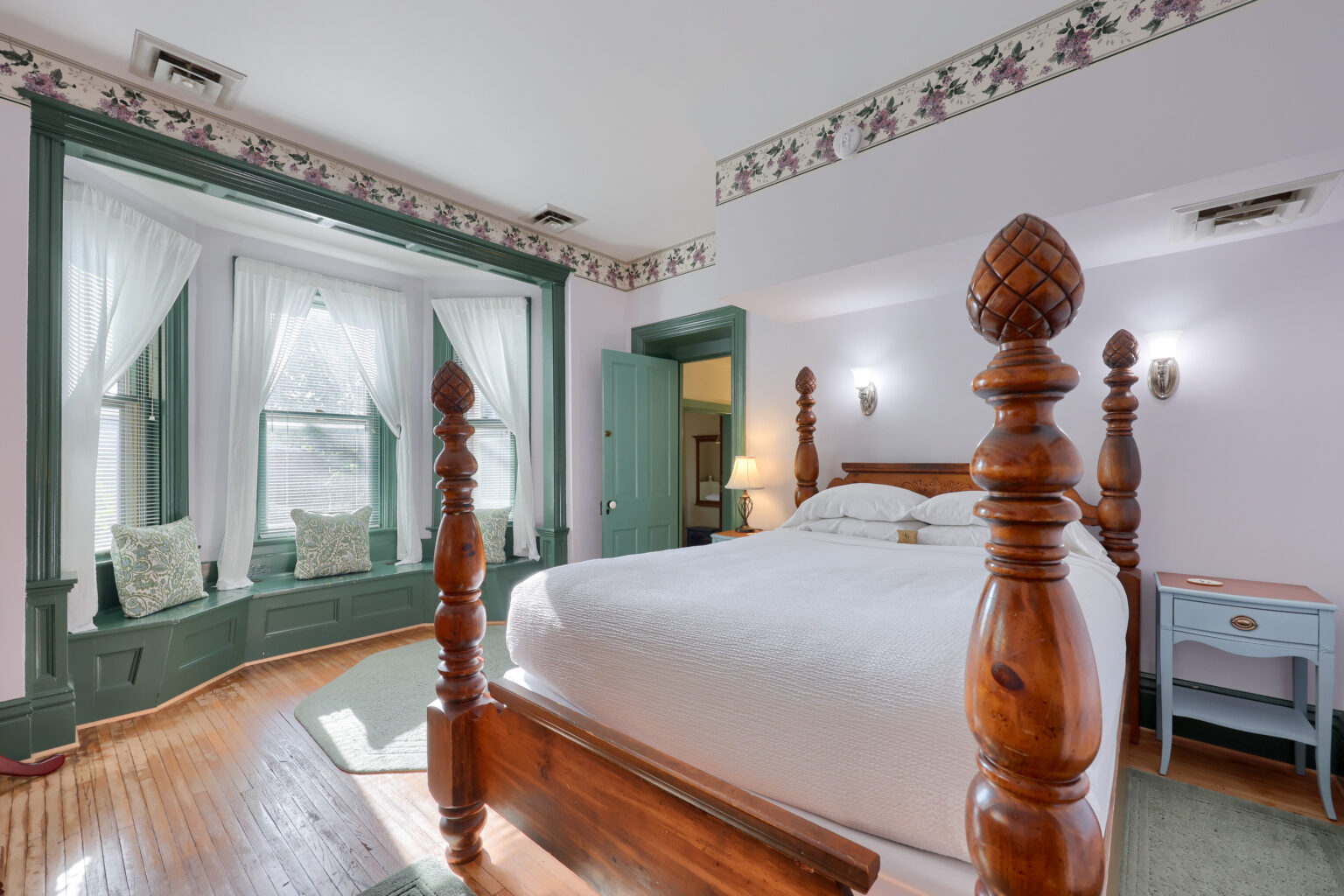 Rooms & Suites – The Alden House