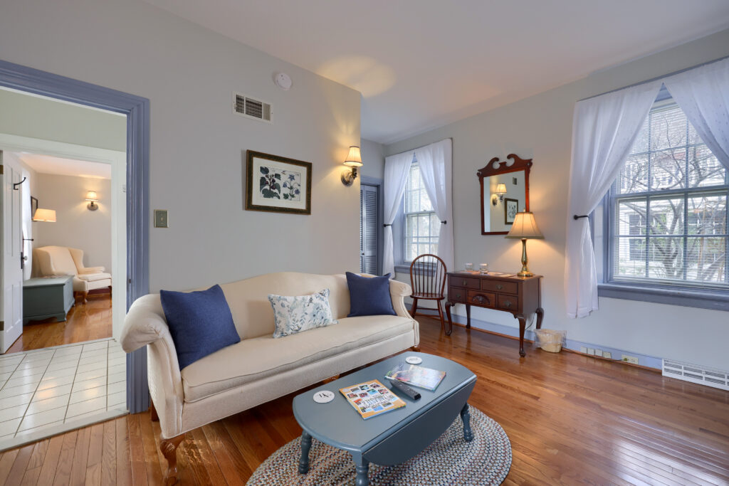 Rooms & Suites – The Alden House